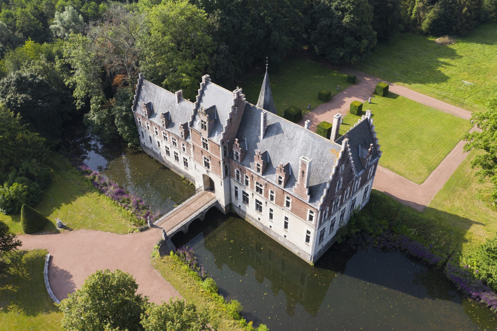 Flanders promotes its castles and gardens through new cultural project ...
