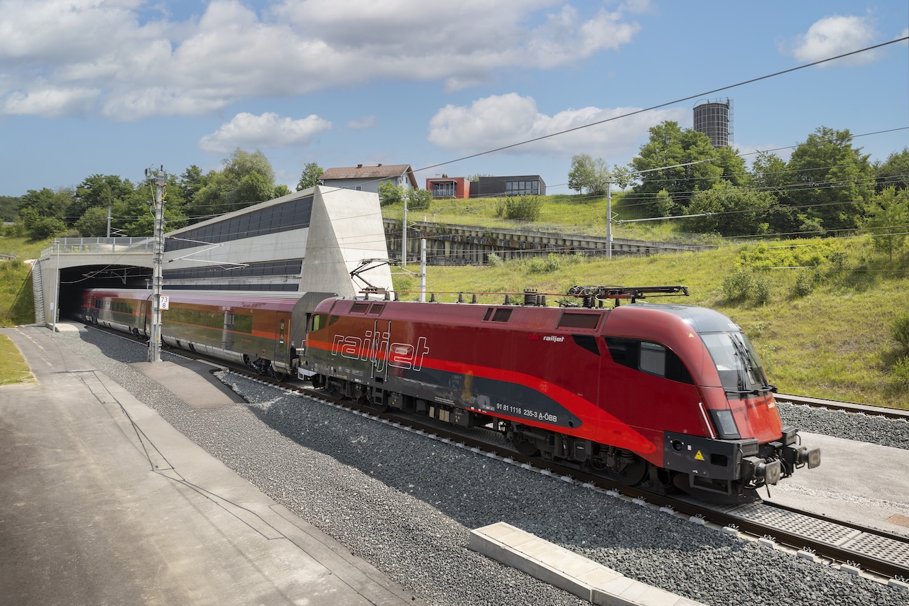 Austria launches long-awaited high-speed rail connection between Vienna ...