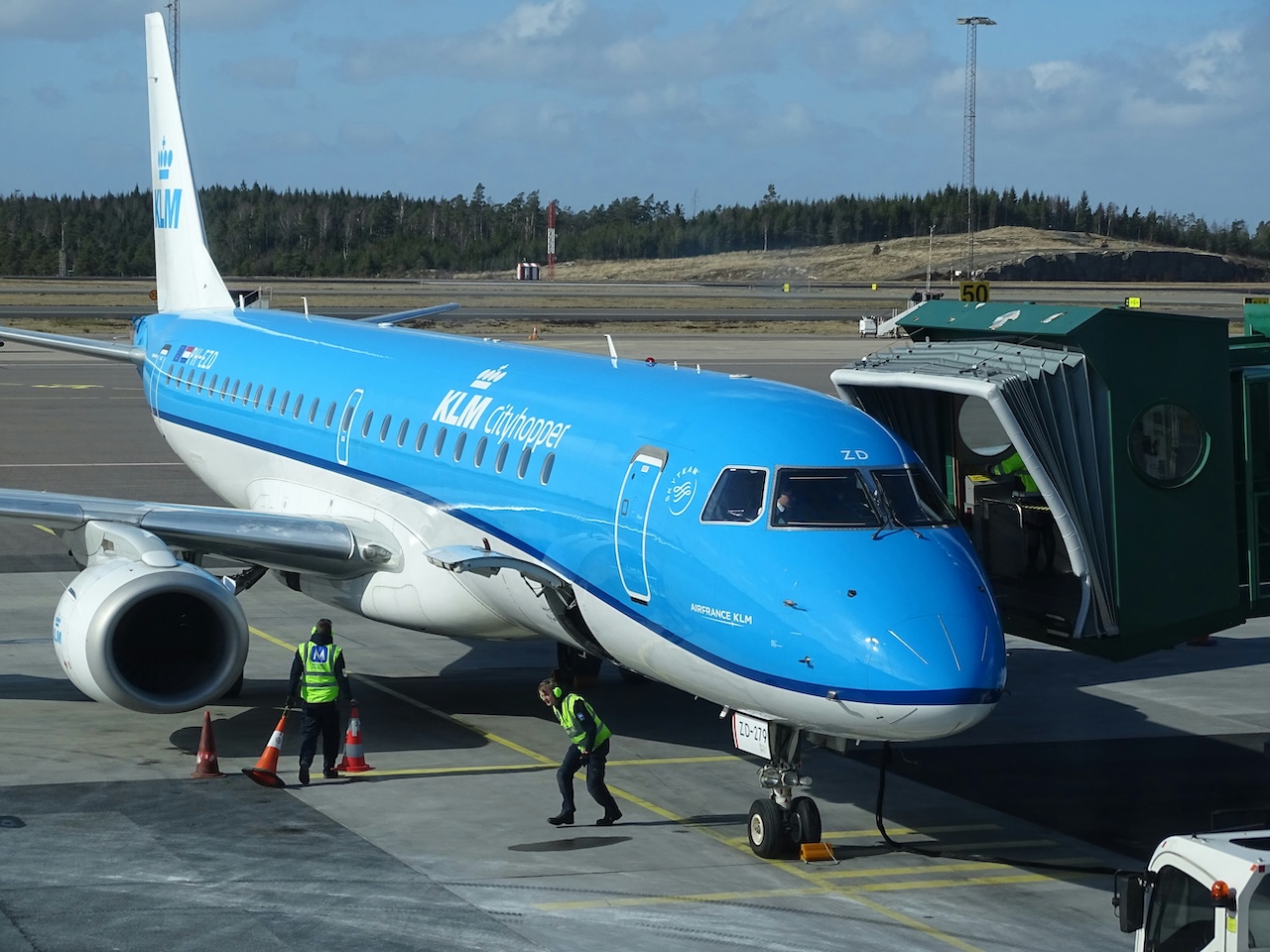 Stowaway rat aboard KLM plane leaves 250 passengers stranded - Travel ...
